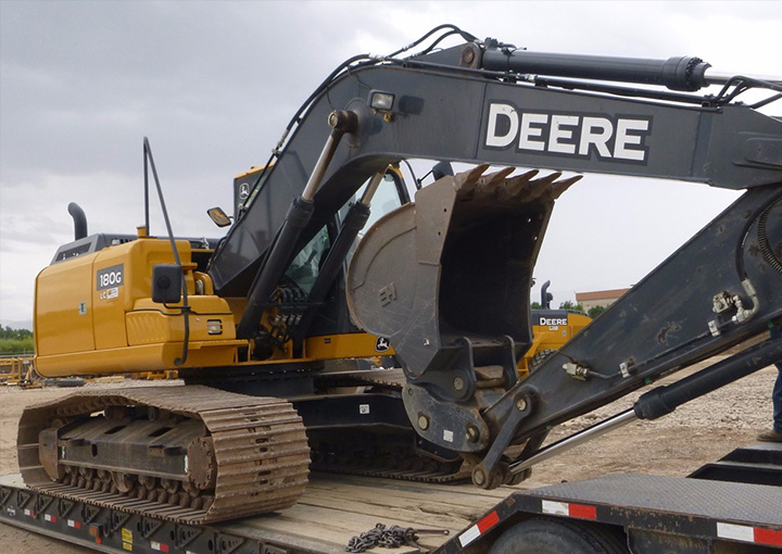 Аренда экскаватора JOHN DEERE 180G LC в Москве и Московской области